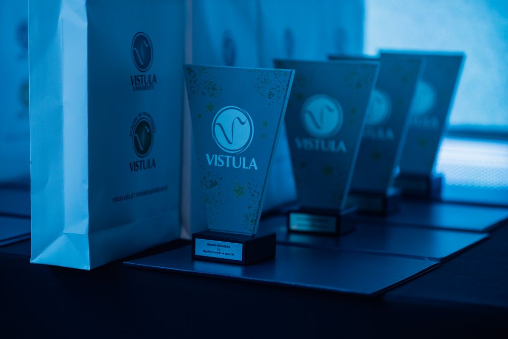 You can change the world, now. Graduation 2023/2024 at Vistula ...